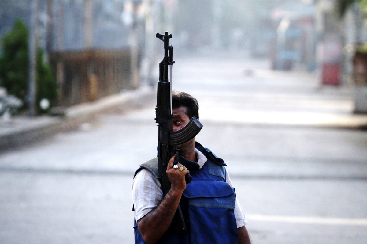 Lyari's gangsters on the prowl in city - Geo Live Tv